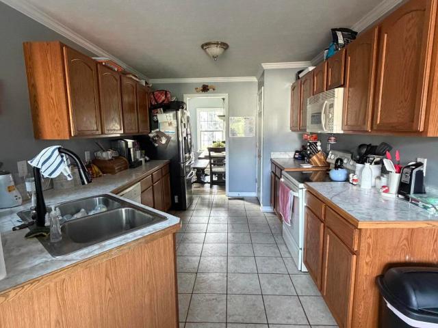 212 Woodfield Way
