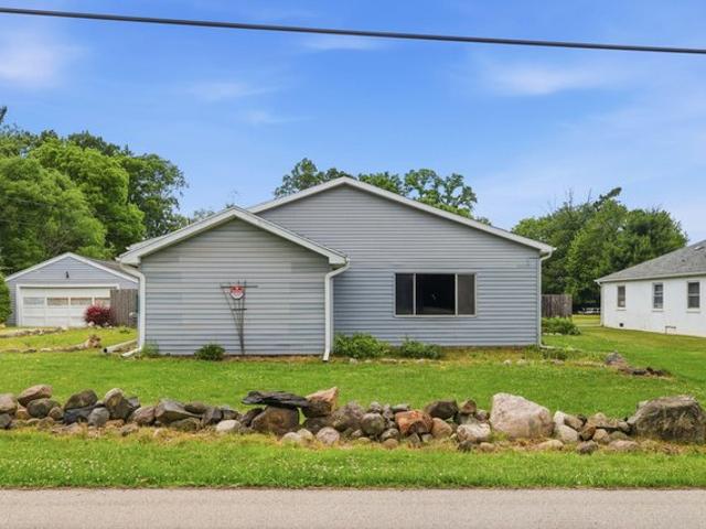 212 Woodland Ave, Jackson, MI 49203
