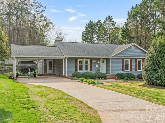 212 Woody Ct, Gastonia, NC 28056