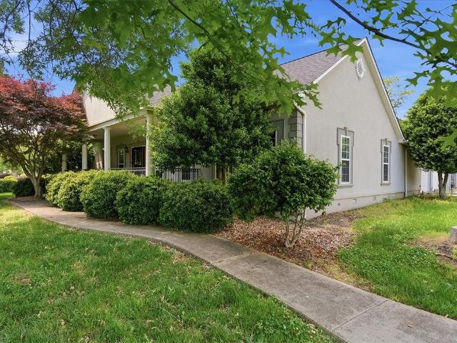 212 Watersedge Drive