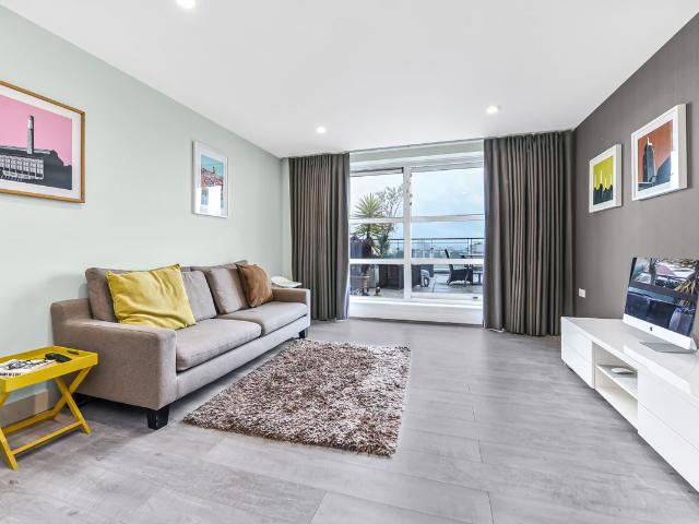 212 Wandsworth Road, London SW8, 2 bed flat to rent, £3,400 pcm | PrimeLocation