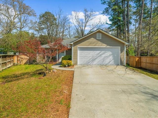 212 Whispering Pine Circle NE