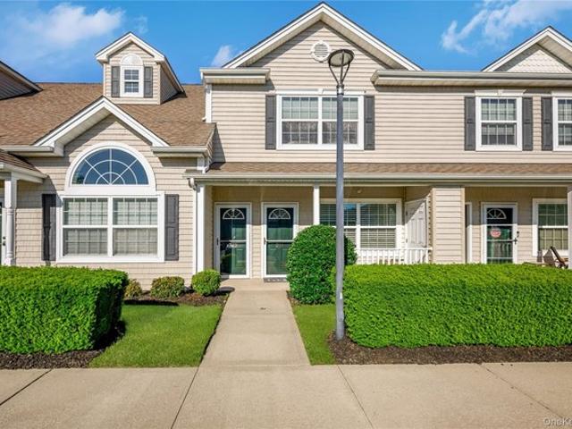212 Willow Ln, Valley Stream, NY 11580