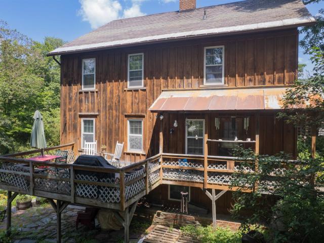 212 Thrall Rd, Poultney, VT 05764 | MLS #5082