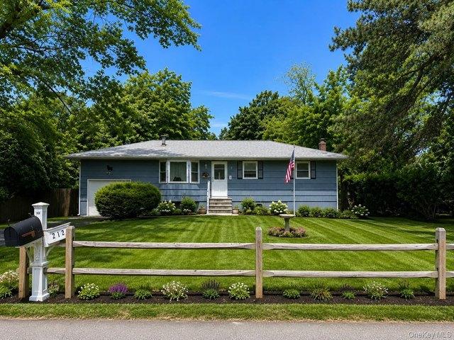 212 Union Ave, East Patchogue, NY 11772