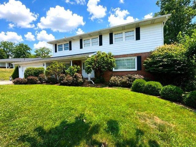 212 Vallis Dr, Spencer, WV 25276