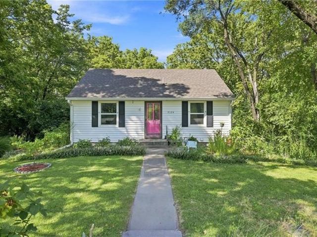 2134 Bristow St, Kansas City, KS 66103