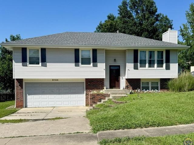 2134 SE 38th Cir, Topeka, KS 66609