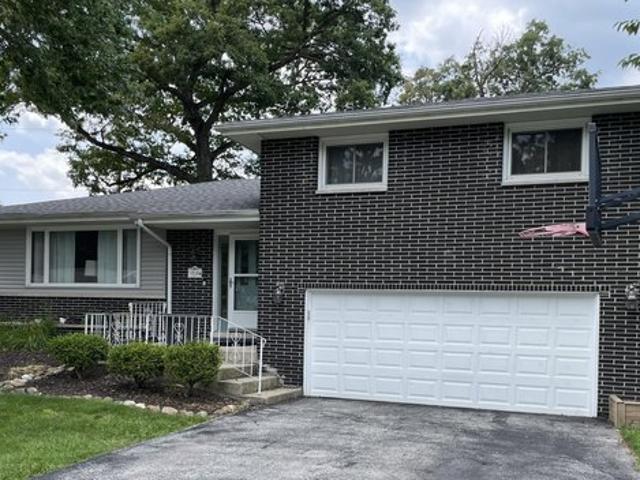 2134 W 3rd Pl, Hobart, IN 46342