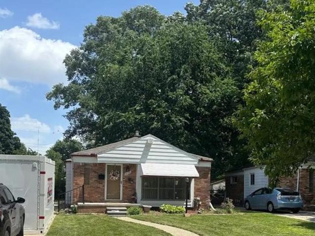 21350 Kipling St, Oak Park, MI 48237