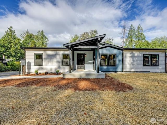 21351 Howard Ave NE, Kingston, WA 98346