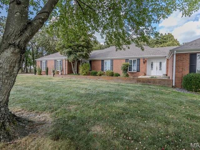 21355 Ember Rd, Lebanon, MO 65536