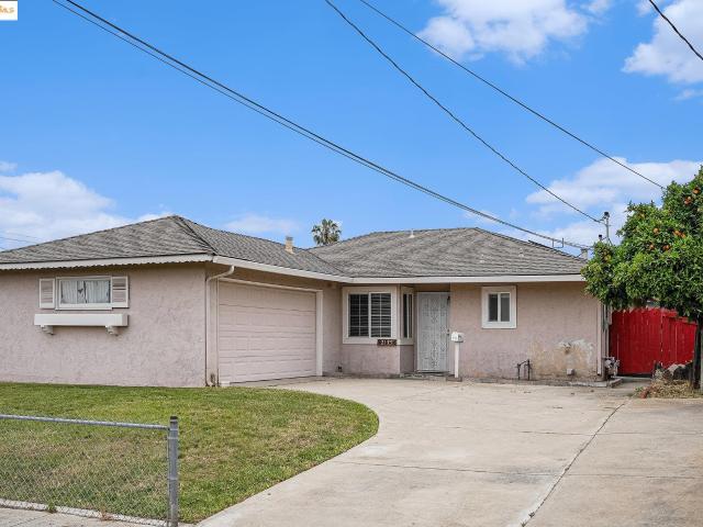 2135 Marsh Ave