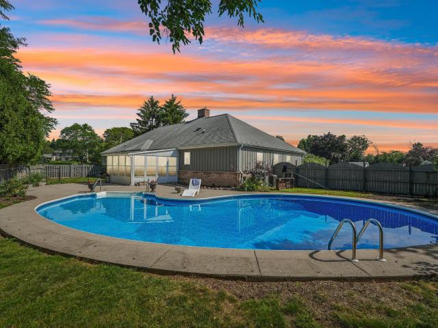 2135 Michelle Dr