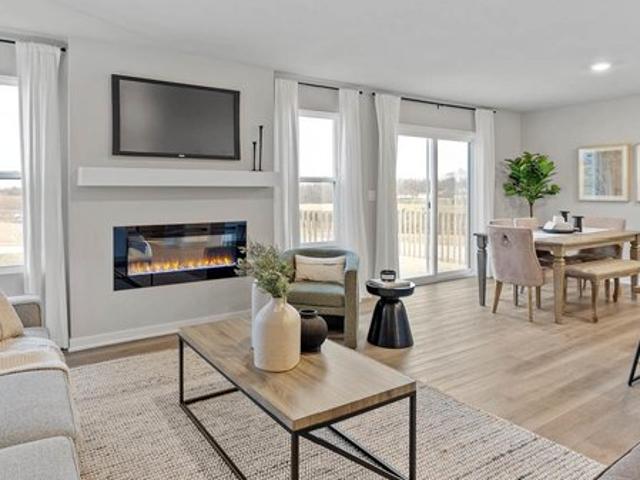 2135 Bluff Heights Dr, Shakopee, MN 55379