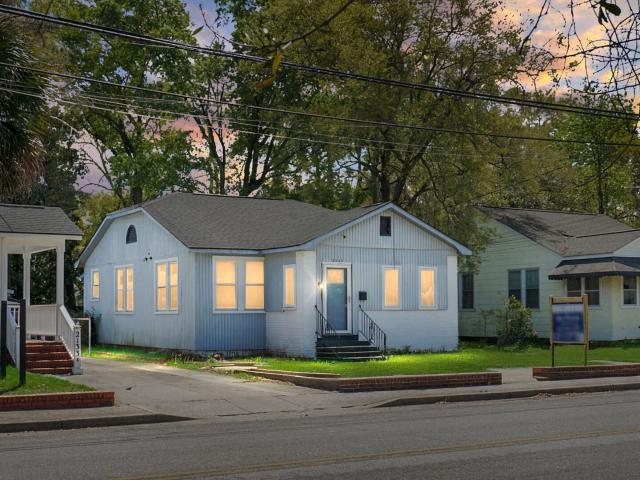 2135 Dorchester Road