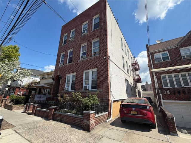 2135 East 13th Street