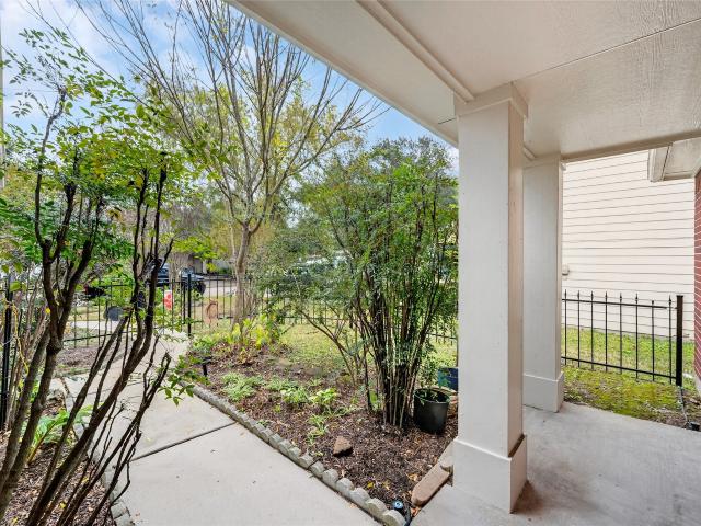 2135 Falling Oaks Road