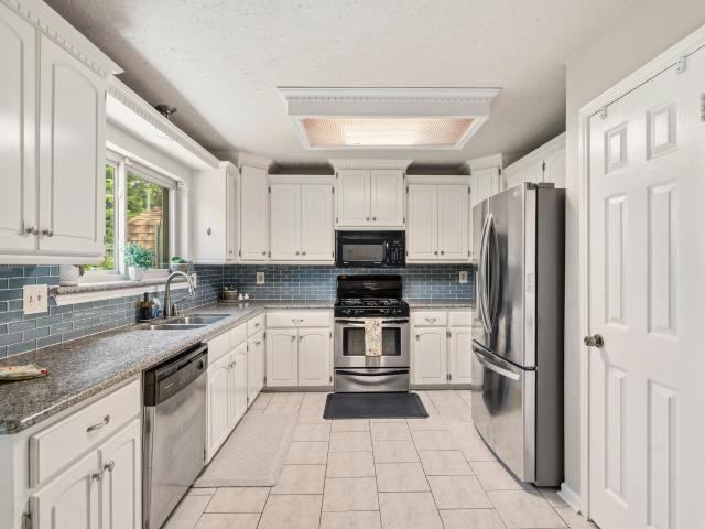 2135 Victoria Garden Drive