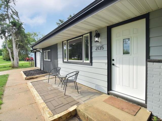 2135 W Orlando Dr, Peoria, IL 61614