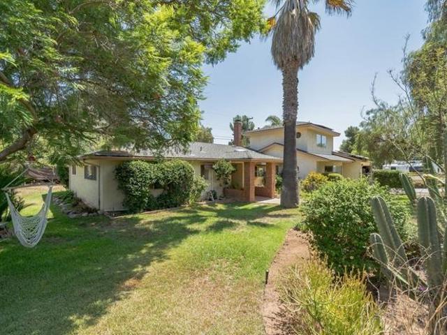 2136 Pomegranate Ln, Fallbrook, CA in Fallbrook, California