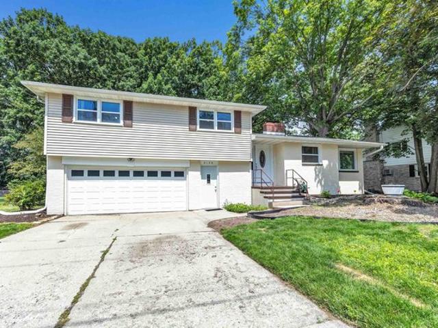 2136 9th St, Green Bay, WI 54304
