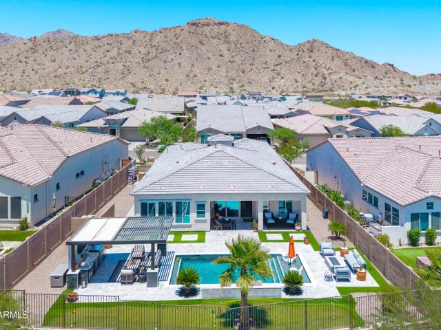 21373 w minnezona avenue