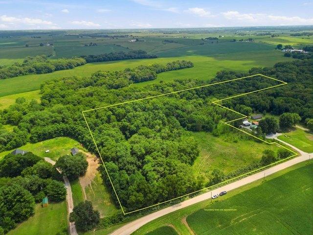 21370 Smit Rd, Morrison, IL 61270