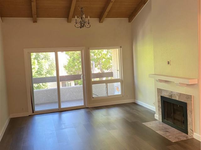 21372 Brookhurst