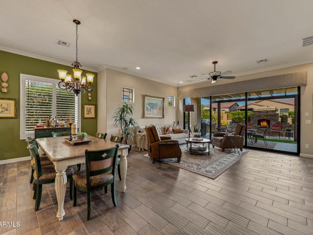 2137 n atwood