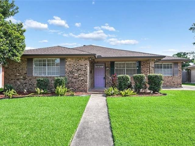 2137 Glouster Pl, Gretna, LA 70056