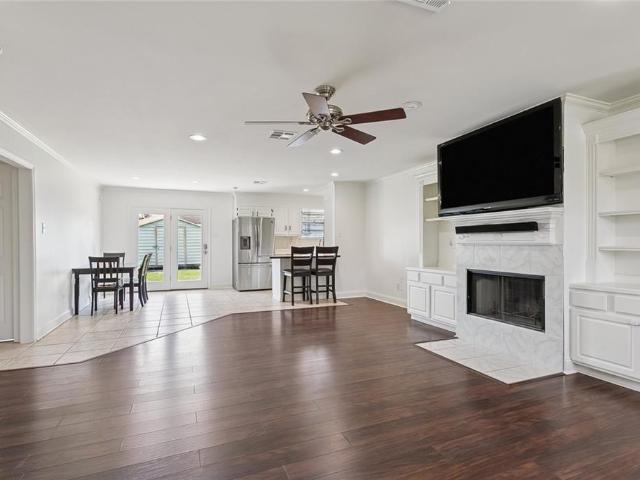 2137 Glouster Place