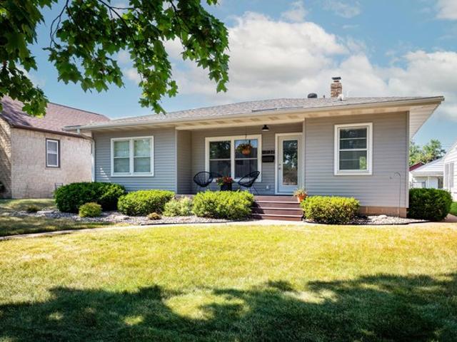 2137 Johnson St, La Crosse, WI 54601