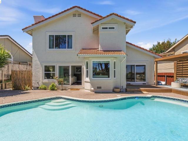 2137 Pheasant Dr