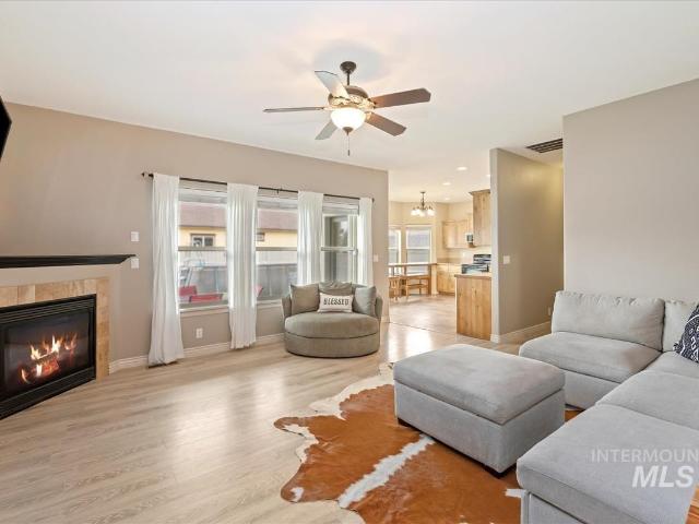 2138 Bishop Ave