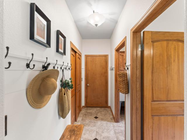 2138 Deer Path