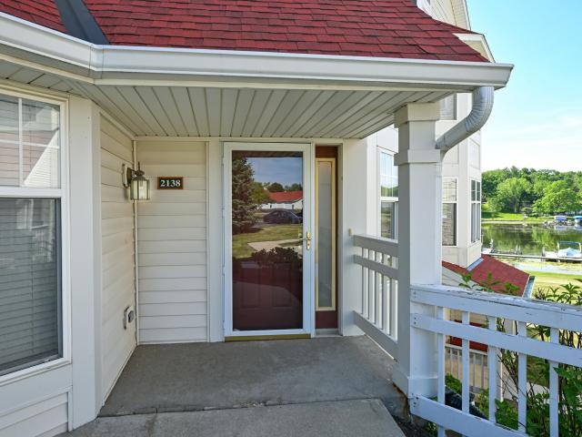 2138 Landings Ln