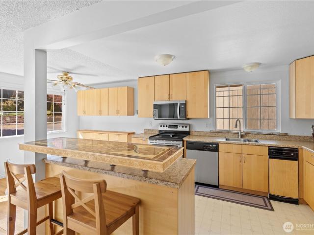2138 SW 305th St, Federal Way, WA 98023 | MLS #2501