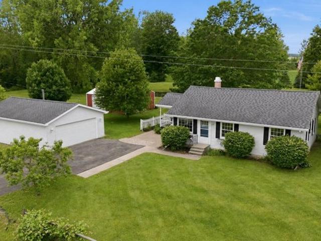 2138 S Smith Crossing Rd, Midland, MI 48640