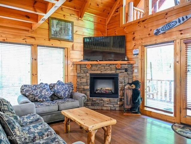 2138 Walnut Court