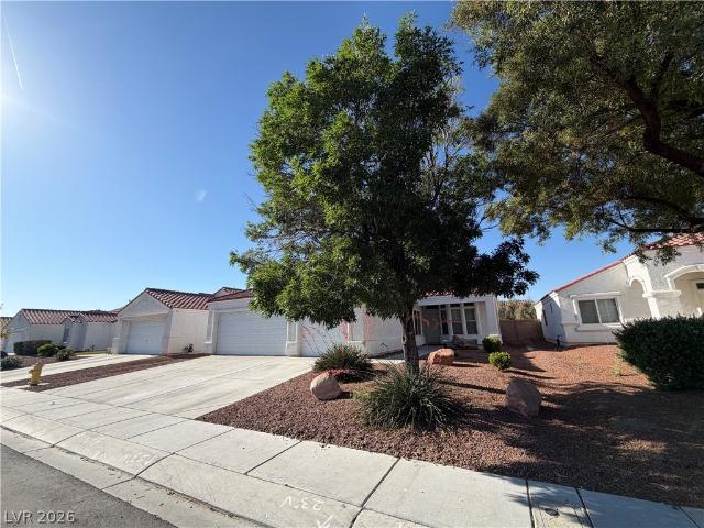 2139 Meadow Green Avenue