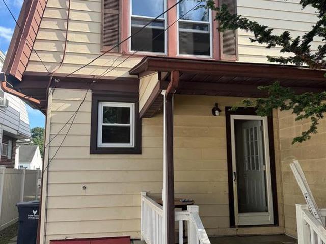 2139 Cleveland Av