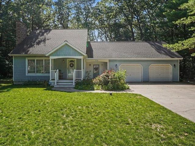 2139 Deerwood Dr, Twin Lake, MI 49457