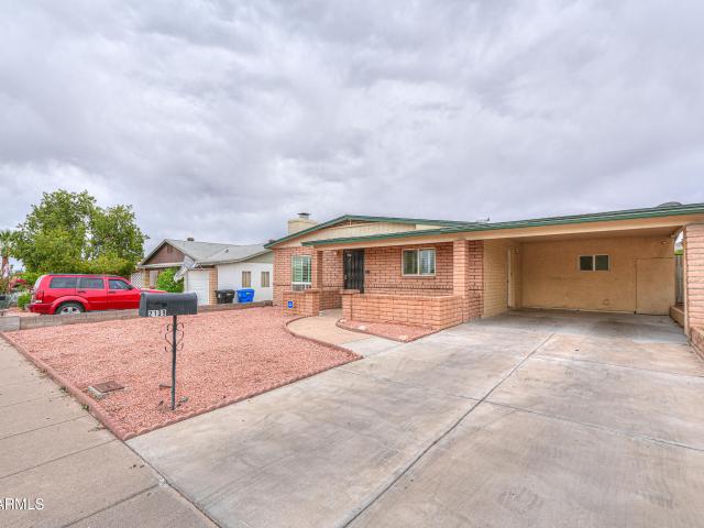 2139 E Betty Elyse Ln, Phoenix, AZ 85022 | MLS #7010 | Compass