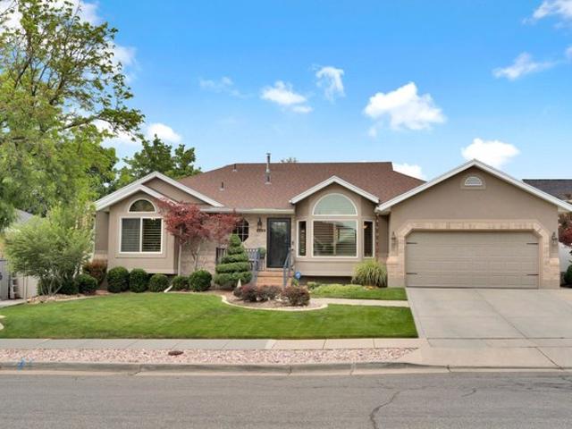 2139 E Village Point Way, Sandy, UT 84093