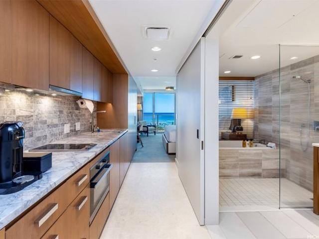 2139 Kuhio Ave Unit 2411, Honolulu, HI 96815