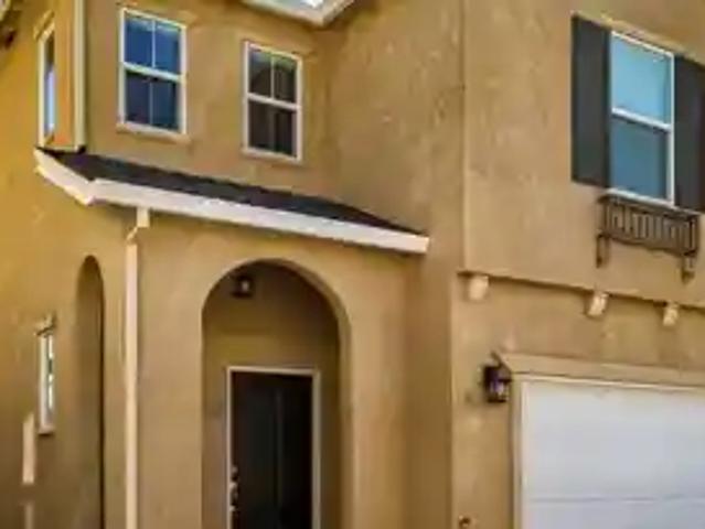 2139 Vienna Way, 3 beds, 3 full baths