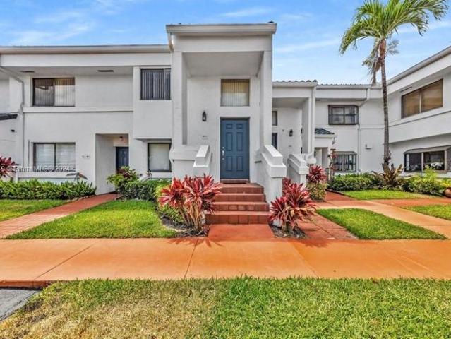 21300 San Simeon Way #M4, Miami, FL 33179