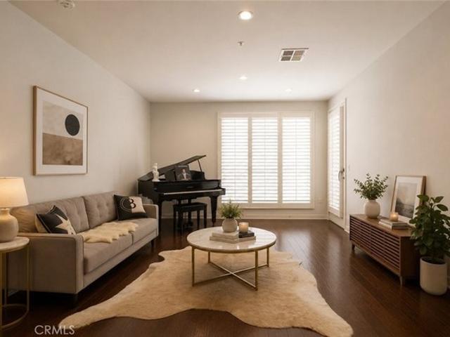 21301 Erwin St Unit 305, Woodland Hills, CA 91367