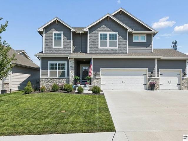21302 G St, Elkhorn, NE 68022